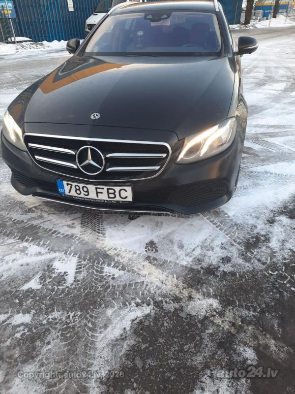 Melns Mercedes-Benz E-Class 2019 Tallina, ar dzinēja tilpumu 2.00 L un nobraukumu 151 tūkst. km par 23900 €, foto 3 vietnē AUTOMOTO.COM.LV