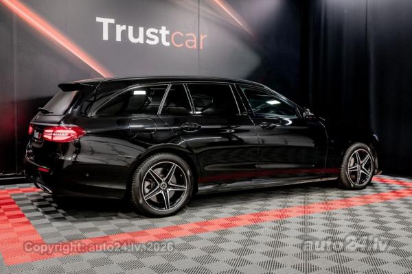 Black Mercedes-Benz E-Class 2019 in Parnu, with an engine capacity of 2.00 L and mileage of 181 thousand km for 21900 €, photo 11 on AUTOMOTO.COM.LV