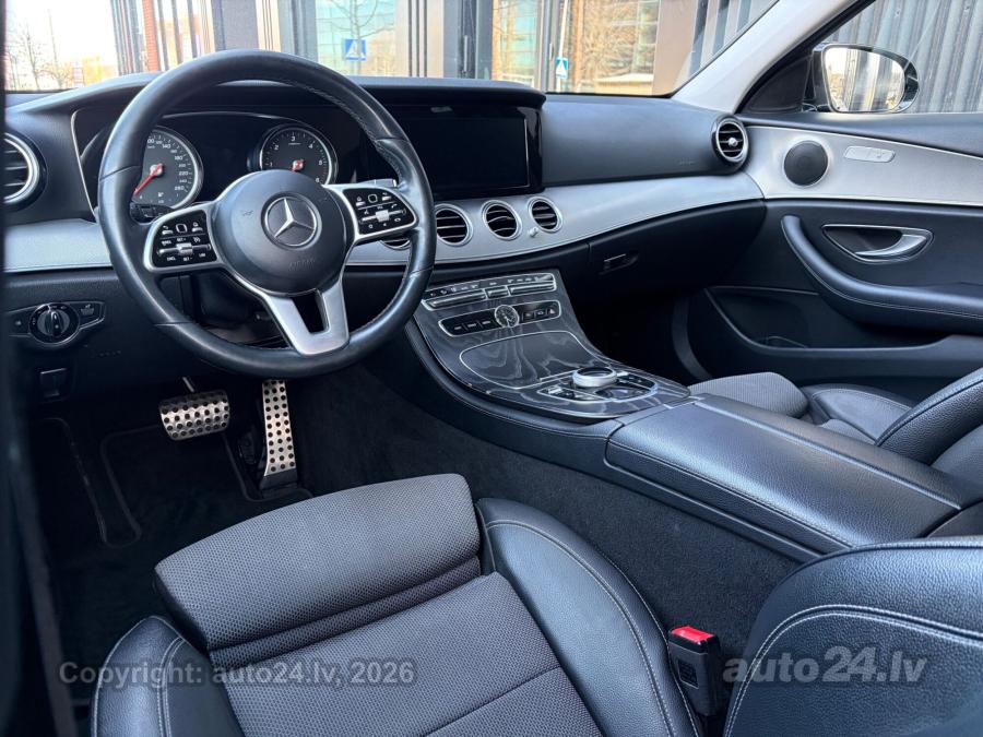 Black Mercedes-Benz E-Class 2019 in Tallinn, with an engine capacity of 2.00 L and mileage of 226 thousand km for 17000 €, photo 12 on AUTOMOTO.COM.LV