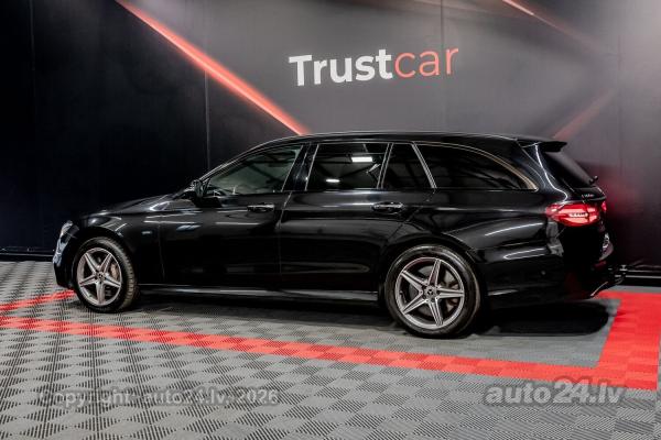 Melns Mercedes-Benz E-Class 2019 Pērnava, ar dzinēja tilpumu 2.00 L un nobraukumu 213 tūkst. km par 21990 €, foto 7 vietnē AUTOMOTO.COM.LV