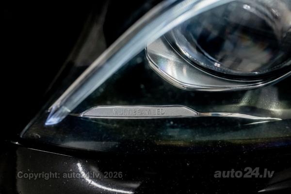 Black Mercedes-Benz E-Class 2019 in Parnu, with an engine capacity of 2.00 L and mileage of 213 thousand km for 21990 €, photo 4 on AUTOMOTO.COM.LV