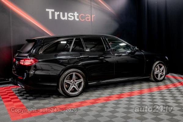 Black Mercedes-Benz E-Class 2019 in Parnu, with an engine capacity of 2.00 L and mileage of 213 thousand km for 21990 €, photo 8 on AUTOMOTO.COM.LV