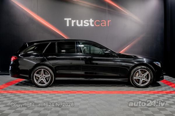 Black Mercedes-Benz E-Class 2019 in Parnu, with an engine capacity of 2.00 L and mileage of 213 thousand km for 21990 €, photo 9 on AUTOMOTO.COM.LV