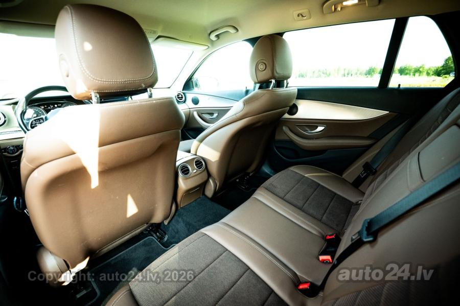 Black Mercedes-Benz E-Class 2019 in Tallinn, with an engine capacity of 2.00 L and mileage of 193 thousand km for 21900 €, photo 5 on AUTOMOTO.COM.LV