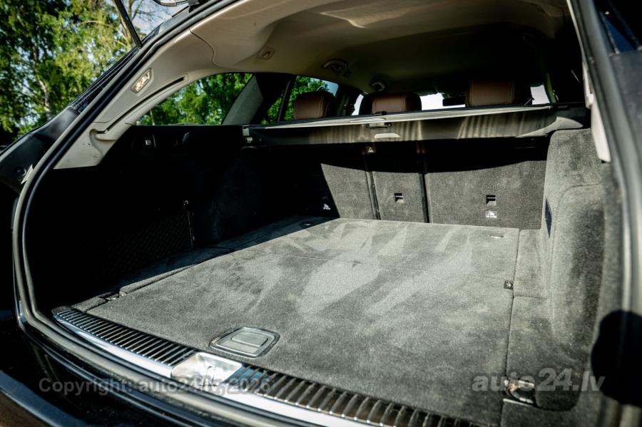 Black Mercedes-Benz E-Class 2019 in Tallinn, with an engine capacity of 2.00 L and mileage of 193 thousand km for 21900 €, photo 6 on AUTOMOTO.COM.LV