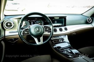 Black Mercedes-Benz E-Class 2019 in Tallinn, with an engine capacity of 2.00 L and mileage of 193 thousand km for 21900 €, photo 14 on AUTOMOTO.COM.LV
