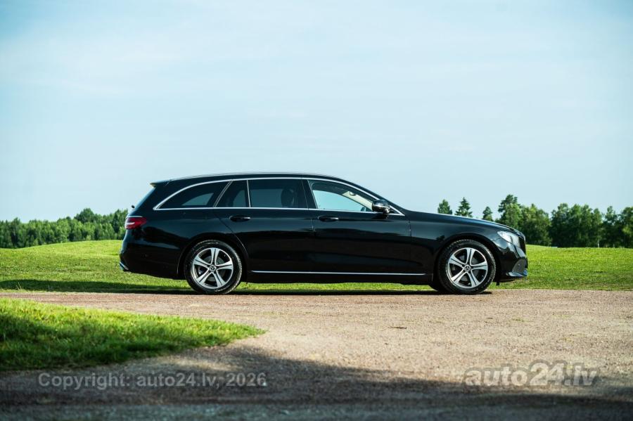 Black Mercedes-Benz E-Class 2019 in Tallinn, with an engine capacity of 2.00 L and mileage of 193 thousand km for 21900 €, photo 15 on AUTOMOTO.COM.LV