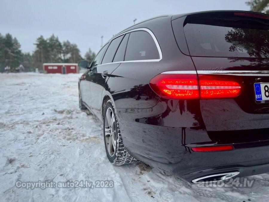 Melns Mercedes-Benz E-Class 2020 Keila, ar dzinēja tilpumu 2.00 L un nobraukumu 119 tūkst. km par 29900 €, foto 3 vietnē AUTOMOTO.COM.LV