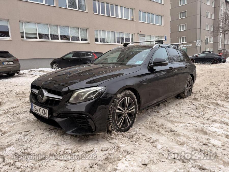 Melns Mercedes-Benz E-Class 2020 Tallina, ar dzinēja tilpumu 2.00 L un nobraukumu 260 tūkst. km par 24999 €, foto 1 vietnē AUTOMOTO.COM.LV