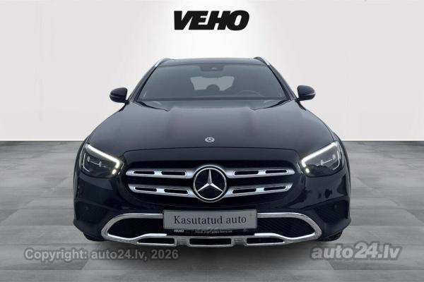 Melns Mercedes-Benz E-Class 2020 Pērnava, ar dzinēja tilpumu 2.00 L un nobraukumu 62 tūkst. km par 34500 €, foto 5 vietnē AUTOMOTO.COM.LV