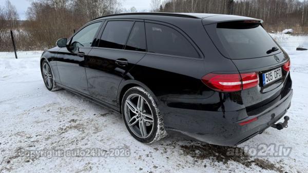 Black Mercedes-Benz E-Class 2020 in Tallinn, with an engine capacity of 2.00 L and mileage of 145 thousand km for 39900 €, photo 4 on AUTOMOTO.COM.LV
