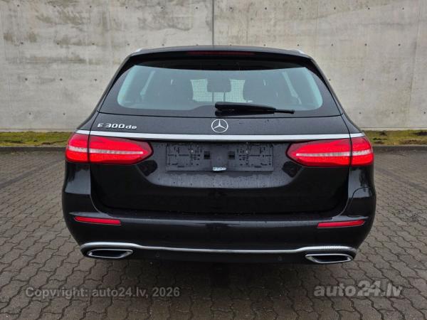 Melns Mercedes-Benz E-Class 2020 Viljandi, ar dzinēja tilpumu 2.00 L un nobraukumu 203 tūkst. km par 19300 €, foto 4 vietnē AUTOMOTO.COM.LV