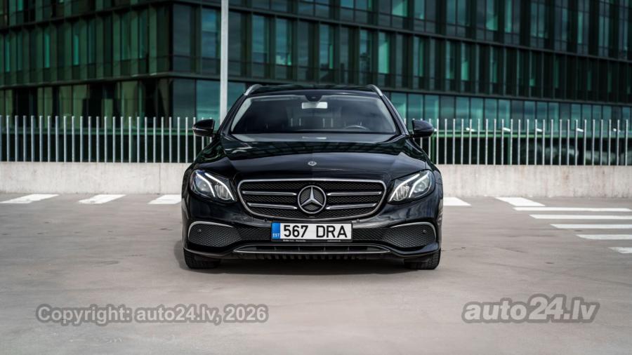 Melns Mercedes-Benz E-Class 2020 Tallina, ar dzinēja tilpumu 1.60 L un nobraukumu 150 tūkst. km par 23900 €, foto 3 vietnē AUTOMOTO.COM.LV