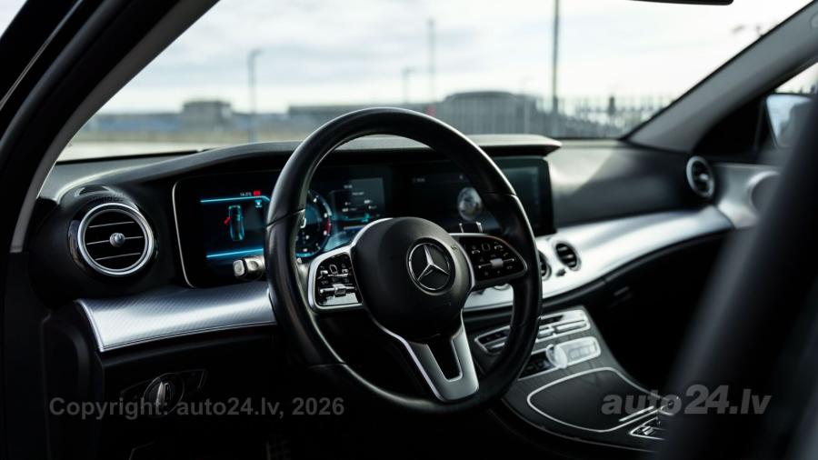 Melns Mercedes-Benz E-Class 2020 Tallina, ar dzinēja tilpumu 1.60 L un nobraukumu 150 tūkst. km par 23900 €, foto 14 vietnē AUTOMOTO.COM.LV