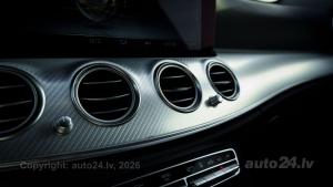 Melns Mercedes-Benz E-Class 2020 Tallina, ar dzinēja tilpumu 1.60 L un nobraukumu 150 tūkst. km par 23900 €, foto 22 vietnē AUTOMOTO.COM.LV