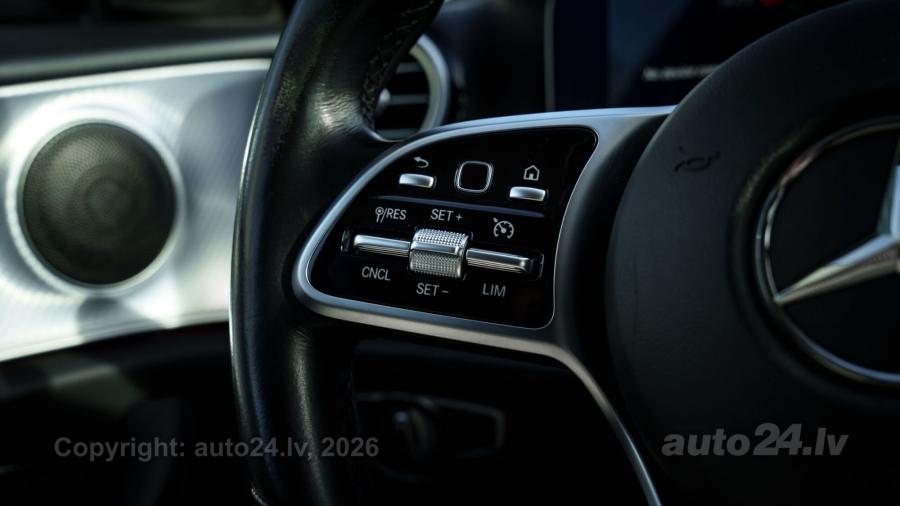 Melns Mercedes-Benz E-Class 2020 Tallina, ar dzinēja tilpumu 1.60 L un nobraukumu 150 tūkst. km par 23900 €, foto 24 vietnē AUTOMOTO.COM.LV