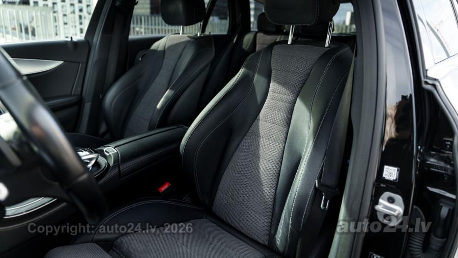 Melns Mercedes-Benz E-Class 2020 Tallina, ar dzinēja tilpumu 1.60 L un nobraukumu 150 tūkst. km par 23900 €, foto 26 vietnē AUTOMOTO.COM.LV
