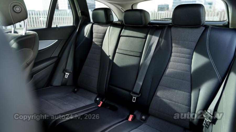 Melns Mercedes-Benz E-Class 2020 Tallina, ar dzinēja tilpumu 1.60 L un nobraukumu 150 tūkst. km par 23900 €, foto 28 vietnē AUTOMOTO.COM.LV