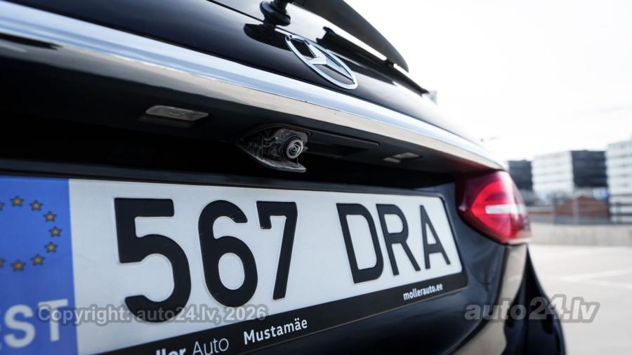 Melns Mercedes-Benz E-Class 2020 Tallina, ar dzinēja tilpumu 1.60 L un nobraukumu 150 tūkst. km par 23900 €, foto 29 vietnē AUTOMOTO.COM.LV