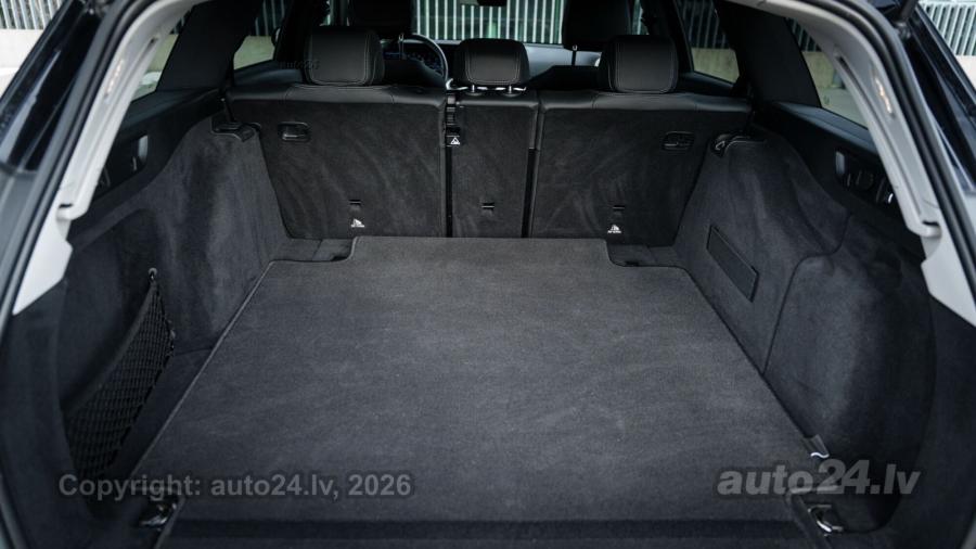 Melns Mercedes-Benz E-Class 2020 Tallina, ar dzinēja tilpumu 1.60 L un nobraukumu 150 tūkst. km par 23900 €, foto 30 vietnē AUTOMOTO.COM.LV