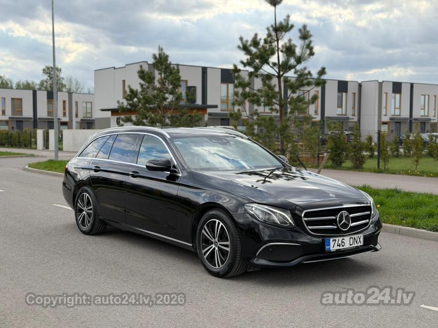 Melns Mercedes-Benz E-Class 2020 Tartu, ar dzinēja tilpumu 1.60 L un nobraukumu 190 tūkst. km par 22000 €, foto 1 vietnē AUTOMOTO.COM.LV