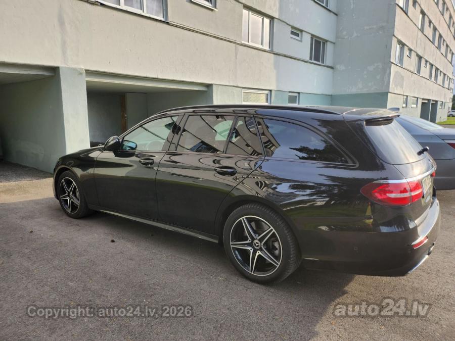 Melns Mercedes-Benz E-Class 2020 Narva, ar dzinēja tilpumu 2.00 L un nobraukumu 187 tūkst. km par 23800 €, foto 5 vietnē AUTOMOTO.COM.LV