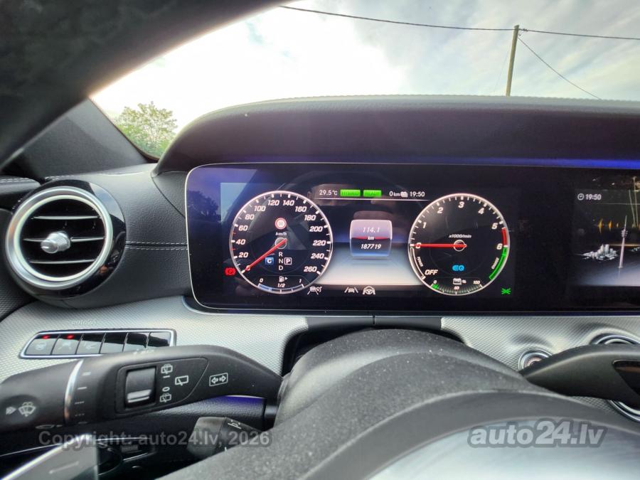 Melns Mercedes-Benz E-Class 2020 Narva, ar dzinēja tilpumu 2.00 L un nobraukumu 187 tūkst. km par 23800 €, foto 20 vietnē AUTOMOTO.COM.LV