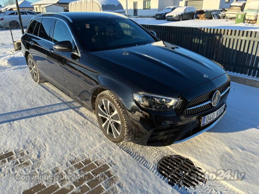 Melns Mercedes-Benz E-Class 2021 Tallina, ar dzinēja tilpumu 2.00 L un nobraukumu 230 tūkst. km par 27500 €, foto 1 vietnē AUTOMOTO.COM.LV
