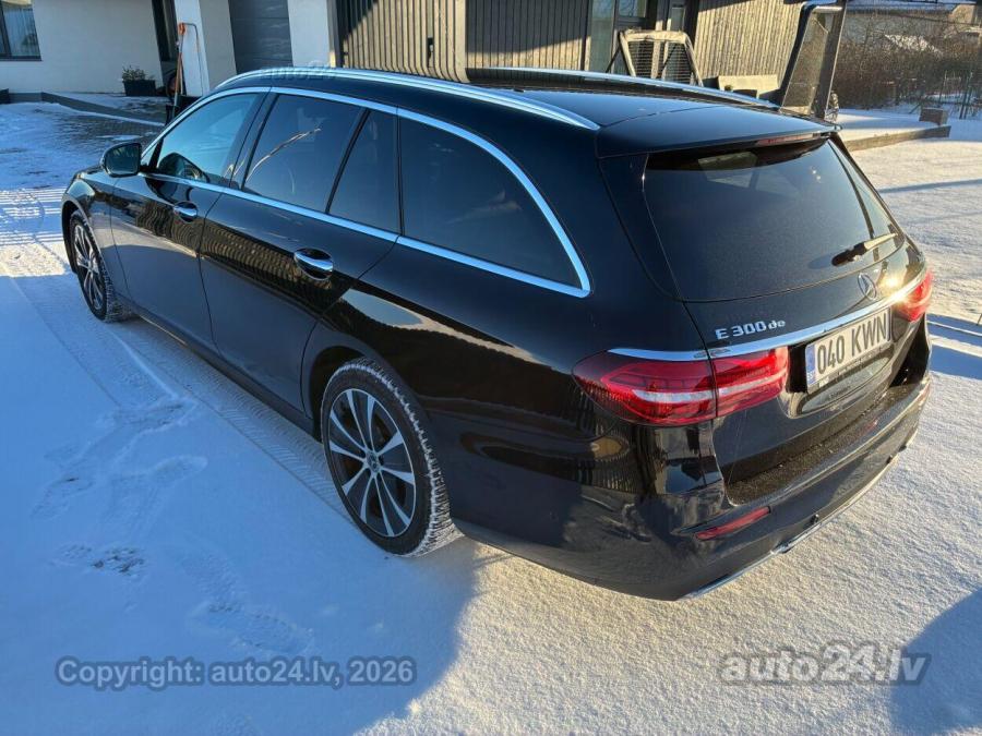 Melns Mercedes-Benz E-Class 2021 Tallina, ar dzinēja tilpumu 2.00 L un nobraukumu 230 tūkst. km par 27500 €, foto 4 vietnē AUTOMOTO.COM.LV
