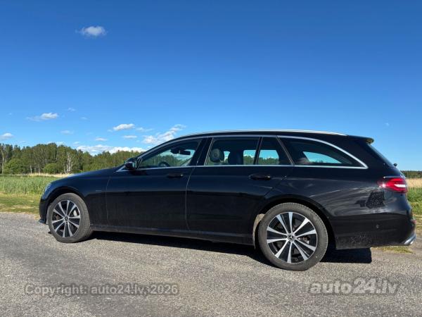 Melns Mercedes-Benz E-Class 2021 Tallina, ar dzinēja tilpumu 2.00 L un nobraukumu 93 tūkst. km par 33900 €, foto  vietnē AUTOMOTO.COM.LV