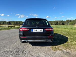 Black Mercedes-Benz E-Class 2021 in Tallinn, with an engine capacity of 2.00 L and mileage of 93 thousand km for 33900 €, photo 3 on AUTOMOTO.COM.LV