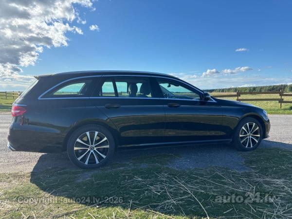 Black Mercedes-Benz E-Class 2021 in Tallinn, with an engine capacity of 2.00 L and mileage of 93 thousand km for 33900 €, photo 3 on AUTOMOTO.COM.LV