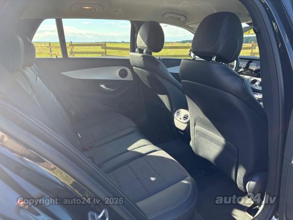Black Mercedes-Benz E-Class 2021 in Tallinn, with an engine capacity of 2.00 L and mileage of 93 thousand km for 33900 €, photo 6 on AUTOMOTO.COM.LV