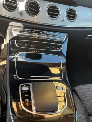 Black Mercedes-Benz E-Class 2021 in Tallinn, with an engine capacity of 2.00 L and mileage of 93 thousand km for 33900 €, photo 13 on AUTOMOTO.COM.LV