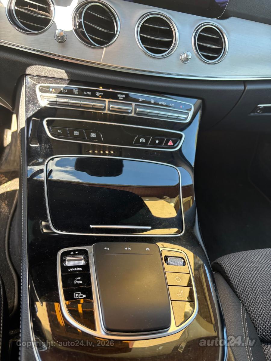 Black Mercedes-Benz E-Class 2021 in Tallinn, with an engine capacity of 2.00 L and mileage of 93 thousand km for 33900 €, photo 13 on AUTOMOTO.COM.LV