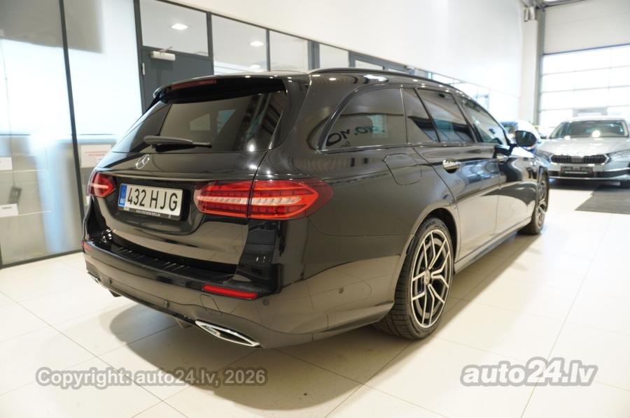 Melns Mercedes-Benz E-Class 2021 Tallina, ar dzinēja tilpumu 2.00 L un nobraukumu 88 tūkst. km par 32500 €, foto 4 vietnē AUTOMOTO.COM.LV