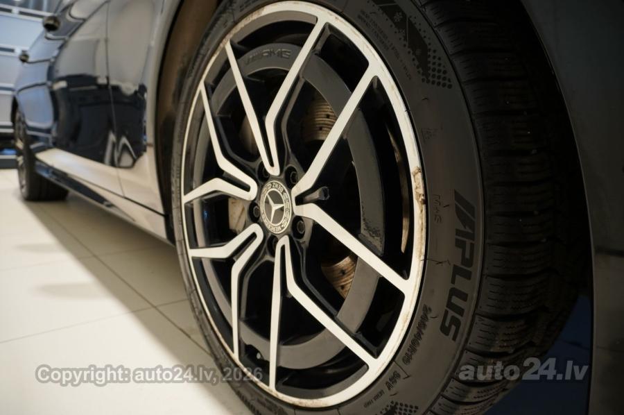Melns Mercedes-Benz E-Class 2021 Tallina, ar dzinēja tilpumu 2.00 L un nobraukumu 88 tūkst. km par 32500 €, foto 6 vietnē AUTOMOTO.COM.LV