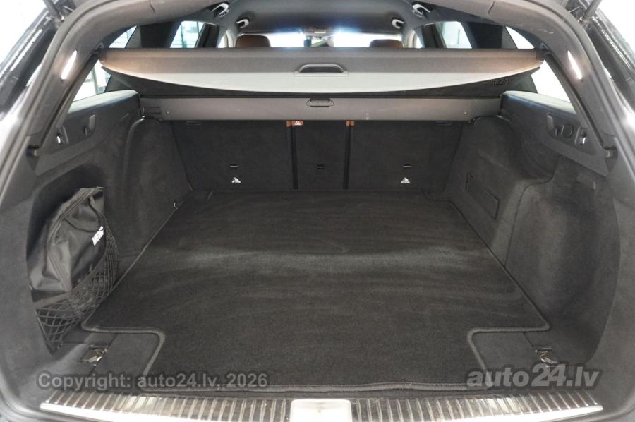 Melns Mercedes-Benz E-Class 2021 Tallina, ar dzinēja tilpumu 2.00 L un nobraukumu 88 tūkst. km par 32500 €, foto 10 vietnē AUTOMOTO.COM.LV