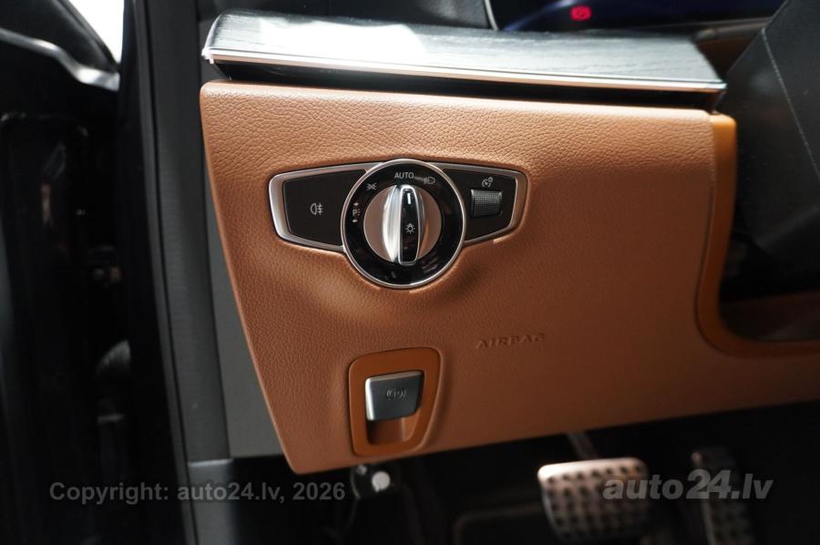 Melns Mercedes-Benz E-Class 2021 Tallina, ar dzinēja tilpumu 2.00 L un nobraukumu 88 tūkst. km par 32500 €, foto 17 vietnē AUTOMOTO.COM.LV