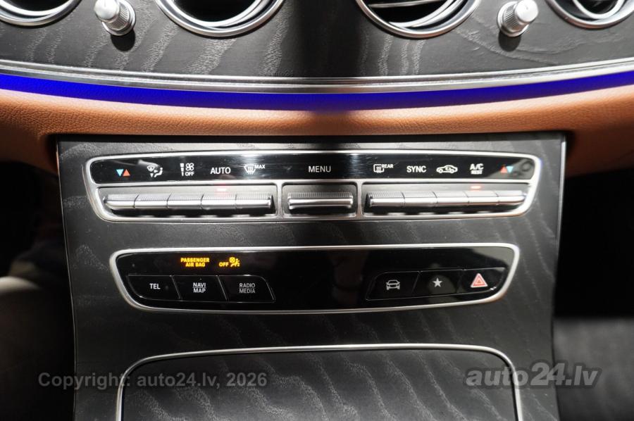 Melns Mercedes-Benz E-Class 2021 Tallina, ar dzinēja tilpumu 2.00 L un nobraukumu 88 tūkst. km par 32500 €, foto 23 vietnē AUTOMOTO.COM.LV