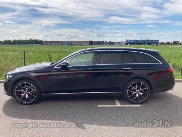 Black Mercedes-Benz E-Class 2021 in Tallinn, with an engine capacity of 2.00 L and mileage of 143 thousand km for 37000 €, photo 2 on AUTOMOTO.COM.LV