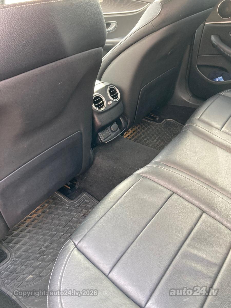 Melns Mercedes-Benz E-Class 2021 Tallina, ar dzinēja tilpumu 2.00 L un nobraukumu 143 tūkst. km par 37000 €, foto 7 vietnē AUTOMOTO.COM.LV