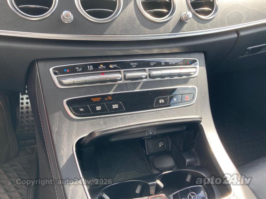 Melns Mercedes-Benz E-Class 2021 Tallina, ar dzinēja tilpumu 2.00 L un nobraukumu 143 tūkst. km par 37000 €, foto 13 vietnē AUTOMOTO.COM.LV