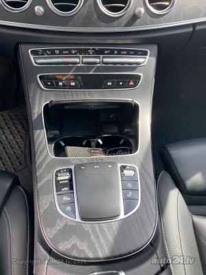 Melns Mercedes-Benz E-Class 2021 Tallina, ar dzinēja tilpumu 2.00 L un nobraukumu 143 tūkst. km par 37000 €, foto 14 vietnē AUTOMOTO.COM.LV
