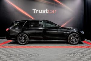Black Mercedes-Benz E-Class 2021 in Parnu, with an engine capacity of 2.00 L and mileage of 200 thousand km for 24500 €, photo 9 on AUTOMOTO.COM.LV