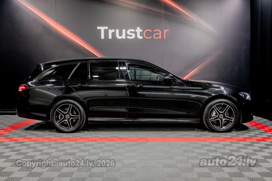 Black Mercedes-Benz E-Class 2021 in Parnu, with an engine capacity of 2.00 L and mileage of 200 thousand km for 24500 €, photo 9 on AUTOMOTO.COM.LV