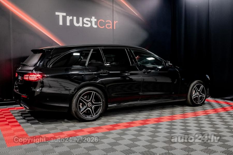Black Mercedes-Benz E-Class 2021 in Parnu, with an engine capacity of 2.00 L and mileage of 200 thousand km for 24500 €, photo 10 on AUTOMOTO.COM.LV