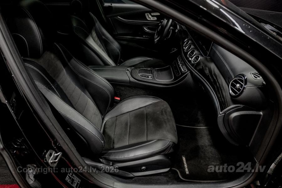 Black Mercedes-Benz E-Class 2021 in Parnu, with an engine capacity of 2.00 L and mileage of 200 thousand km for 24500 €, photo 15 on AUTOMOTO.COM.LV