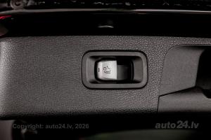 Black Mercedes-Benz E-Class 2021 in Parnu, with an engine capacity of 2.00 L and mileage of 200 thousand km for 24500 €, photo 19 on AUTOMOTO.COM.LV