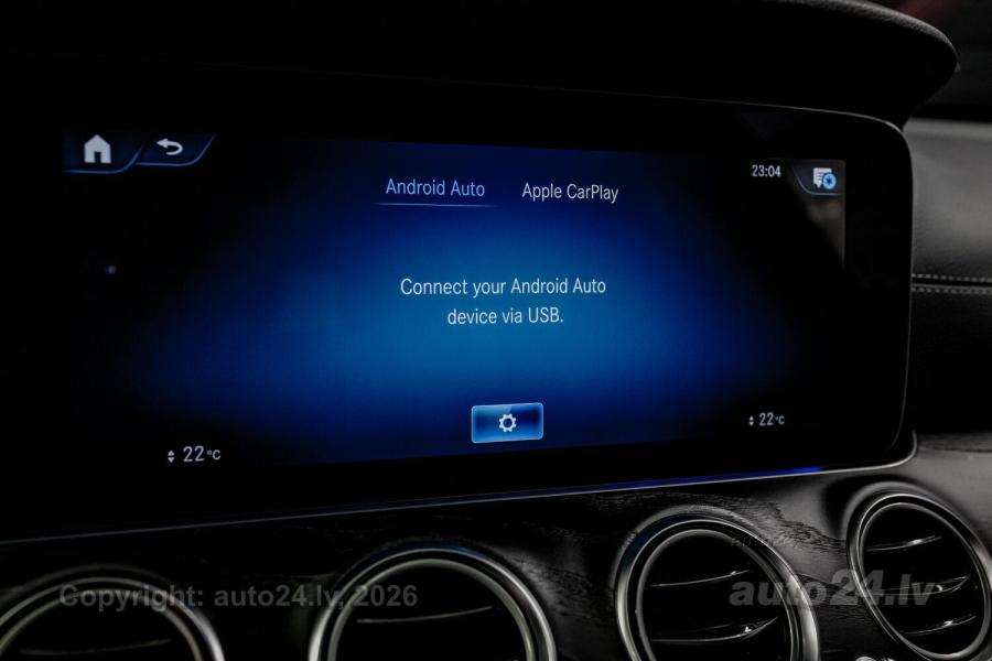 Black Mercedes-Benz E-Class 2021 in Parnu, with an engine capacity of 2.00 L and mileage of 200 thousand km for 24500 €, photo 26 on AUTOMOTO.COM.LV